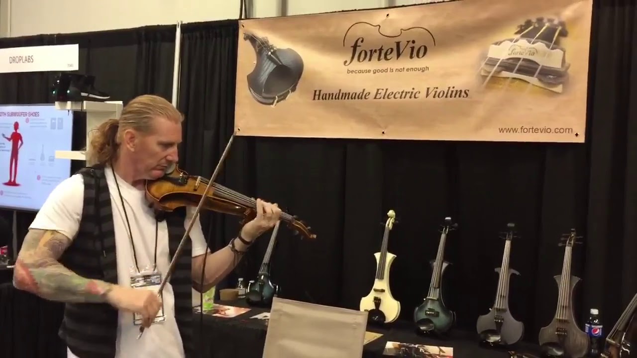 Matt Bell is trying Fortevio violin at NAMM 2020 - YouTube