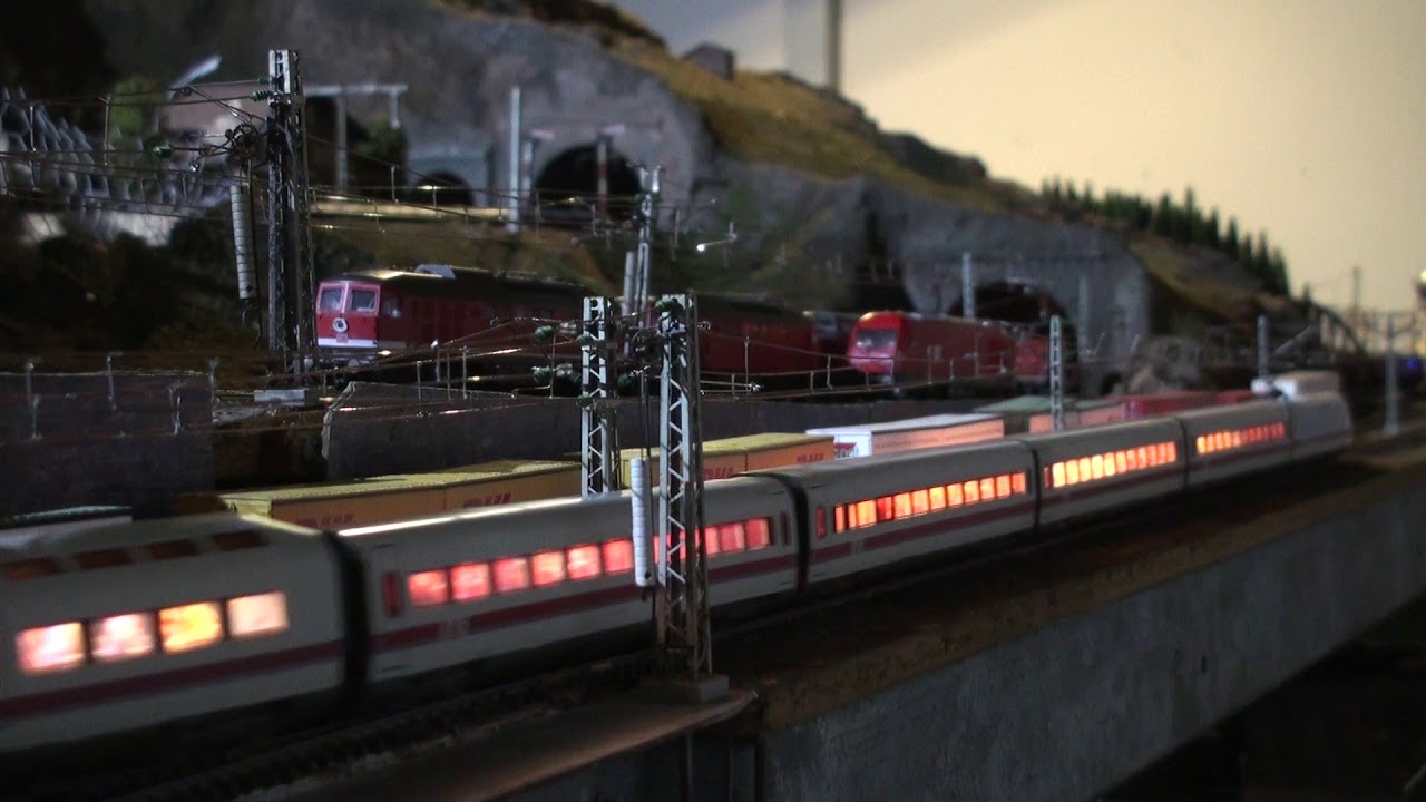 Märklin DB BR 401 ICE 1 with sound & interior lighting: Märklin ...