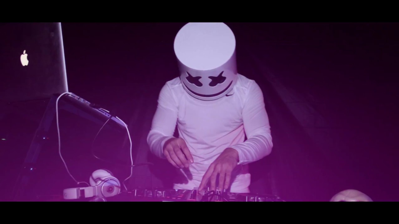 EPIC BLACK LIGHT DANCE - THE HAUNT - YouTube