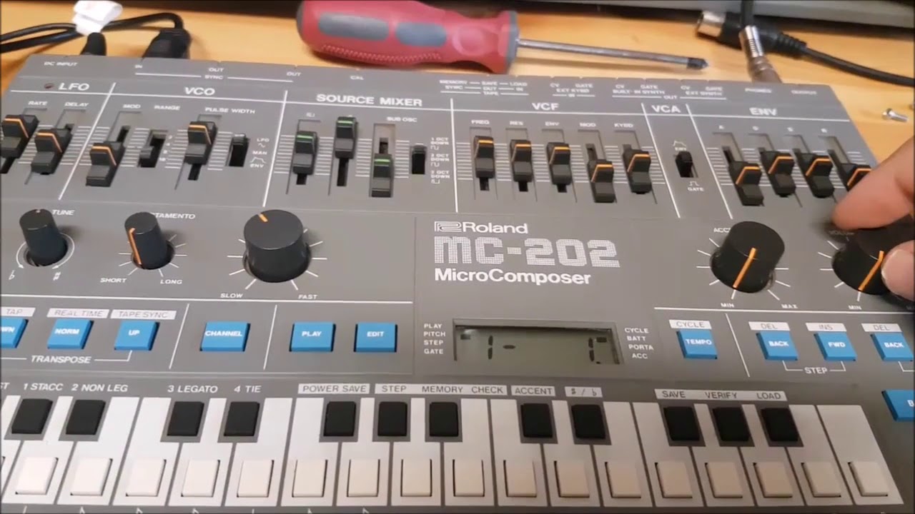 Jasper EDP Wasp clone Testdrive incl MC 202 and tr606 - YouTube