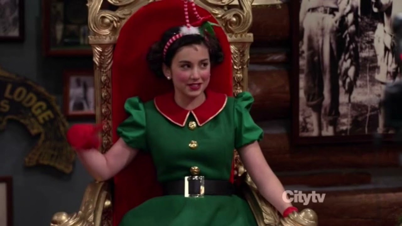 Mandy working as an elf- Last Man Standing #lastmanstanding #timallen # ...