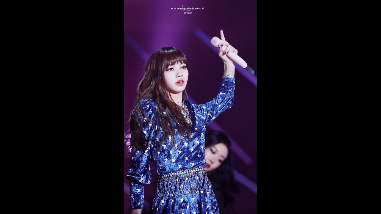 LISA BLACKPINK AMAZING RAP LIVE ONSTAGE - YouTube