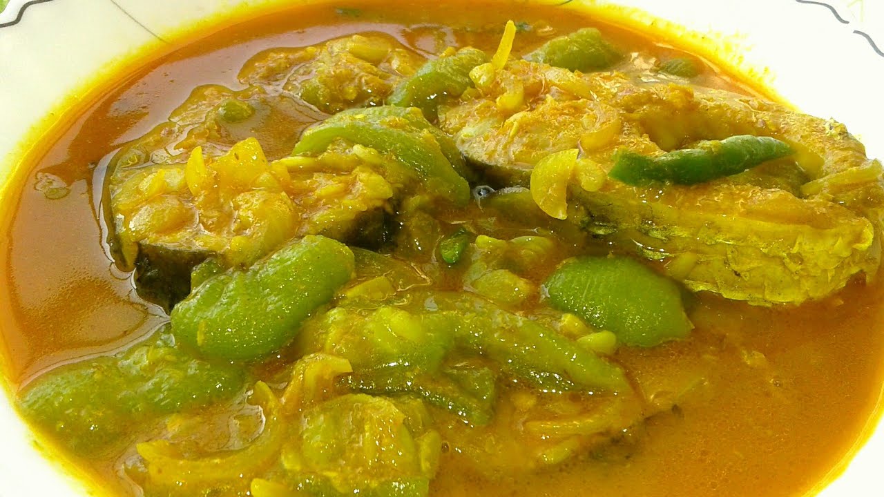 ধুন্দল দিয়ে রুই মাছের তরকারি | Rui Fish Curry With Luffa Gourd/Dhundol ...