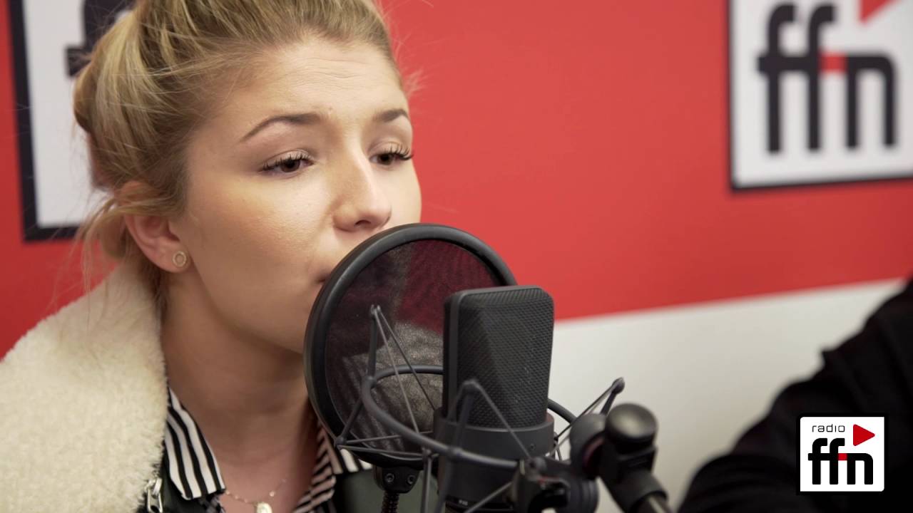 Nicole Cross - Hold Back The River (Cover) [live@ffn] - YouTube