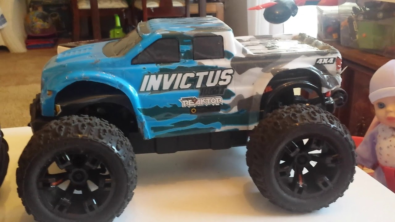 HELION INVICTUS MT 4X4 unboxing and quick run - YouTube