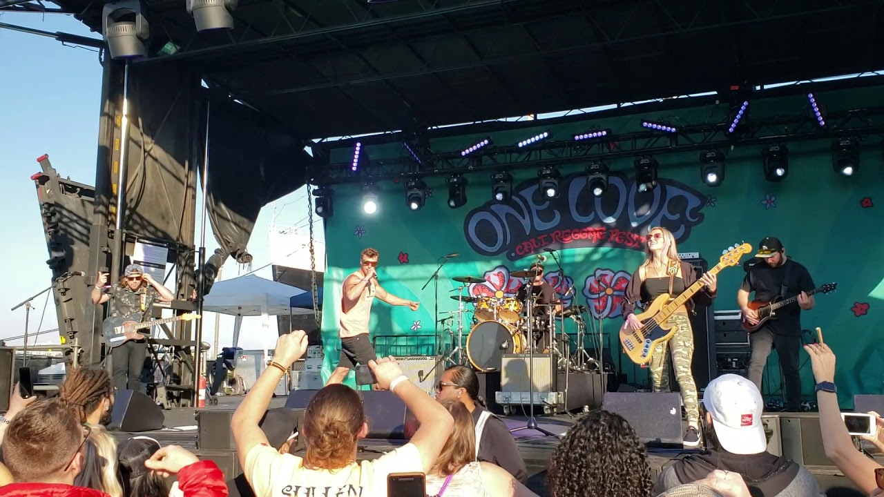Seranation performs Turn it up at One Love 2020 - YouTube