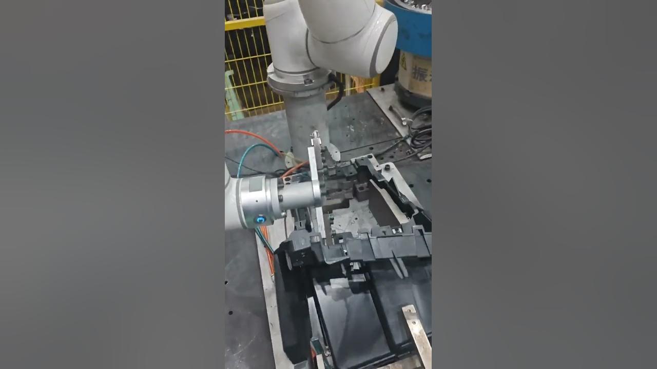 Cobot Programming - YouTube