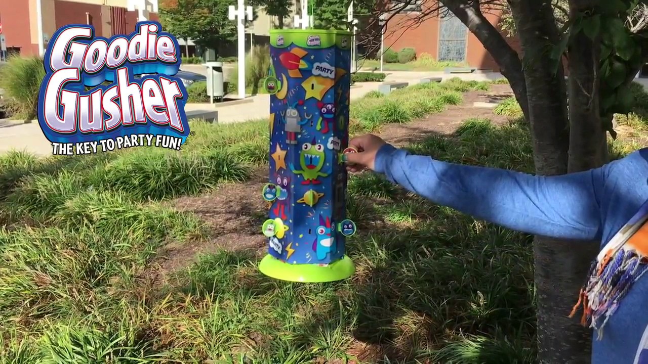 Space Monster Goodie Gusher Gushing in Reverse - YouTube