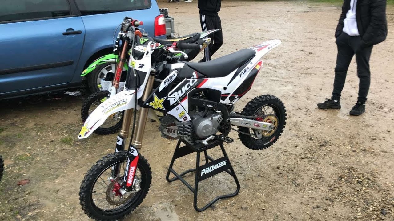 NOUVELLE MOTO : bucci f15r 2017 - YouTube