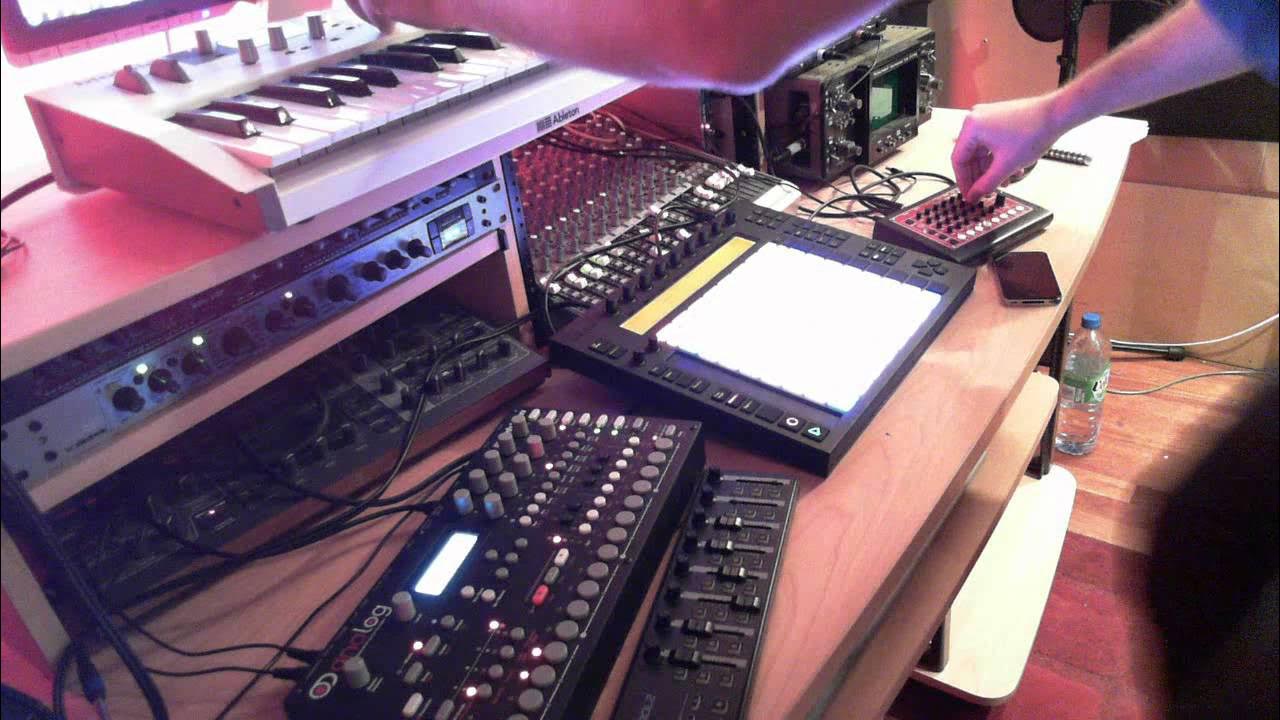 Live Techno Series #11 [Analog 4, Blofeld, MFB 522, Push] - YouTube Music