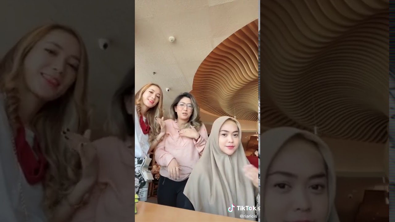 Vidio tik tok ria ricis dan sahabatnya - YouTube
