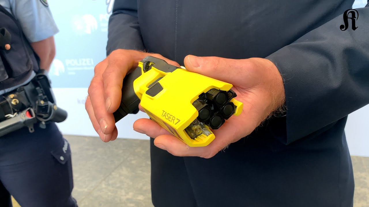 Kölner Polizei mit Tasern ausgestattet - YouTube
