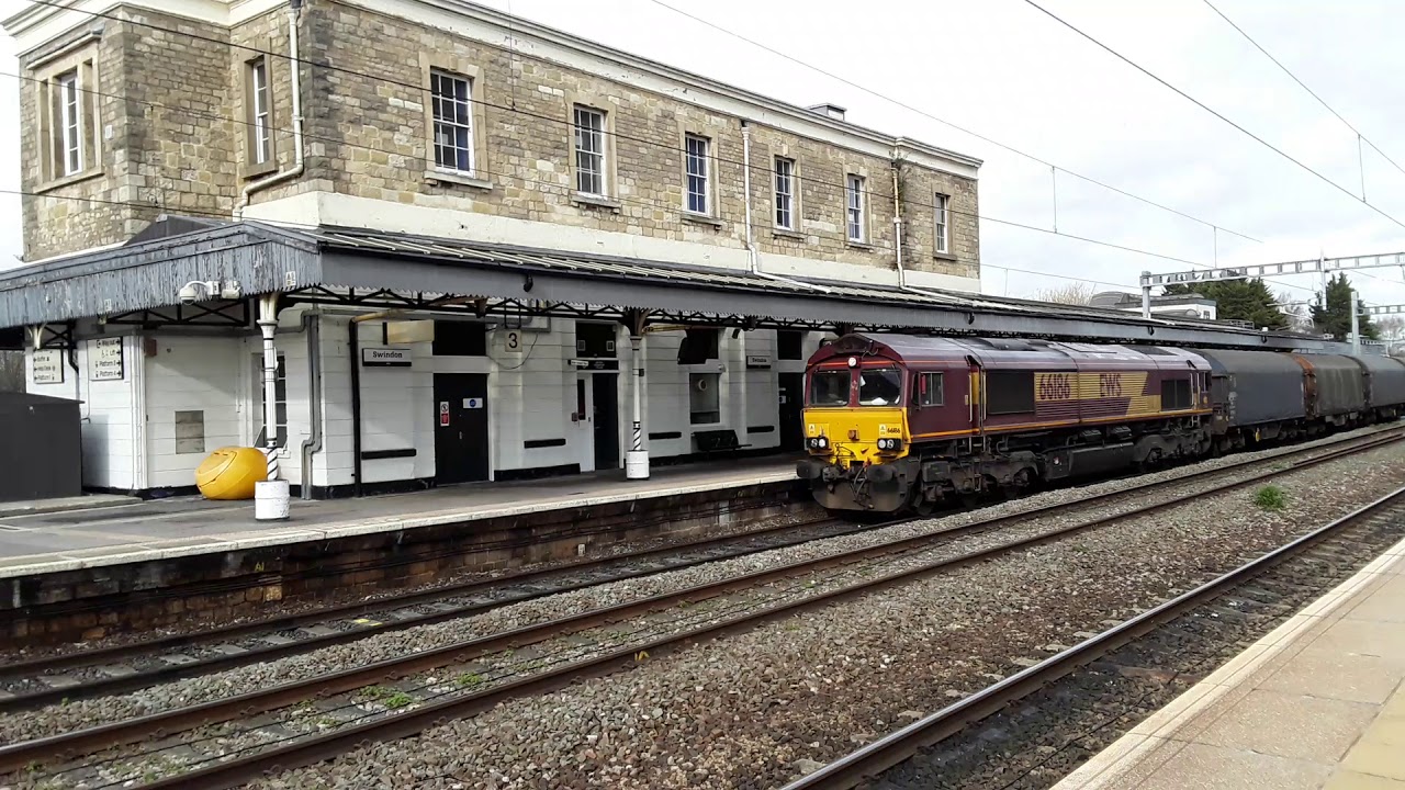 66186 625F passing through Swindon train station Wiltshire 15.3.2019 ...