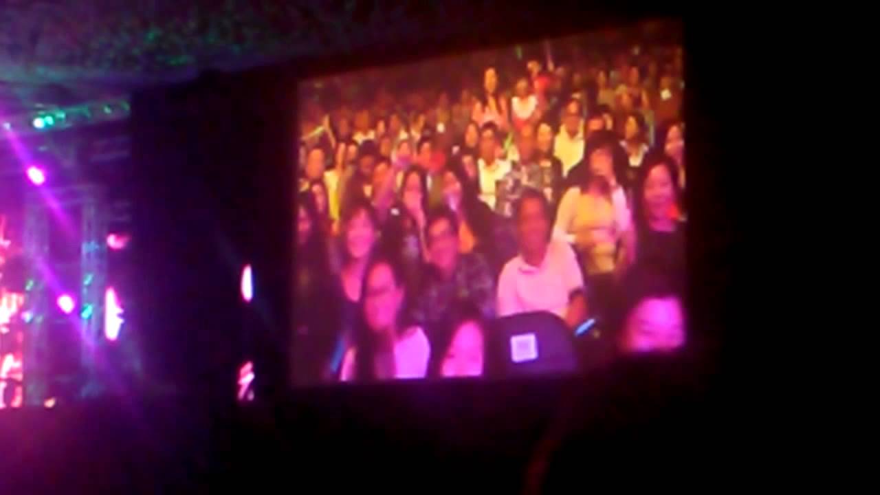 Ah Mei concert singapore nov 2013 - YouTube