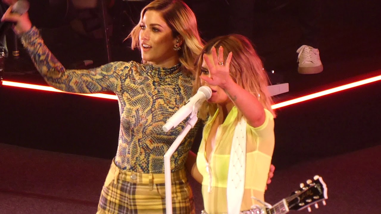 Maren Morris and Cassadee Pope duet at the Wiltern - YouTube