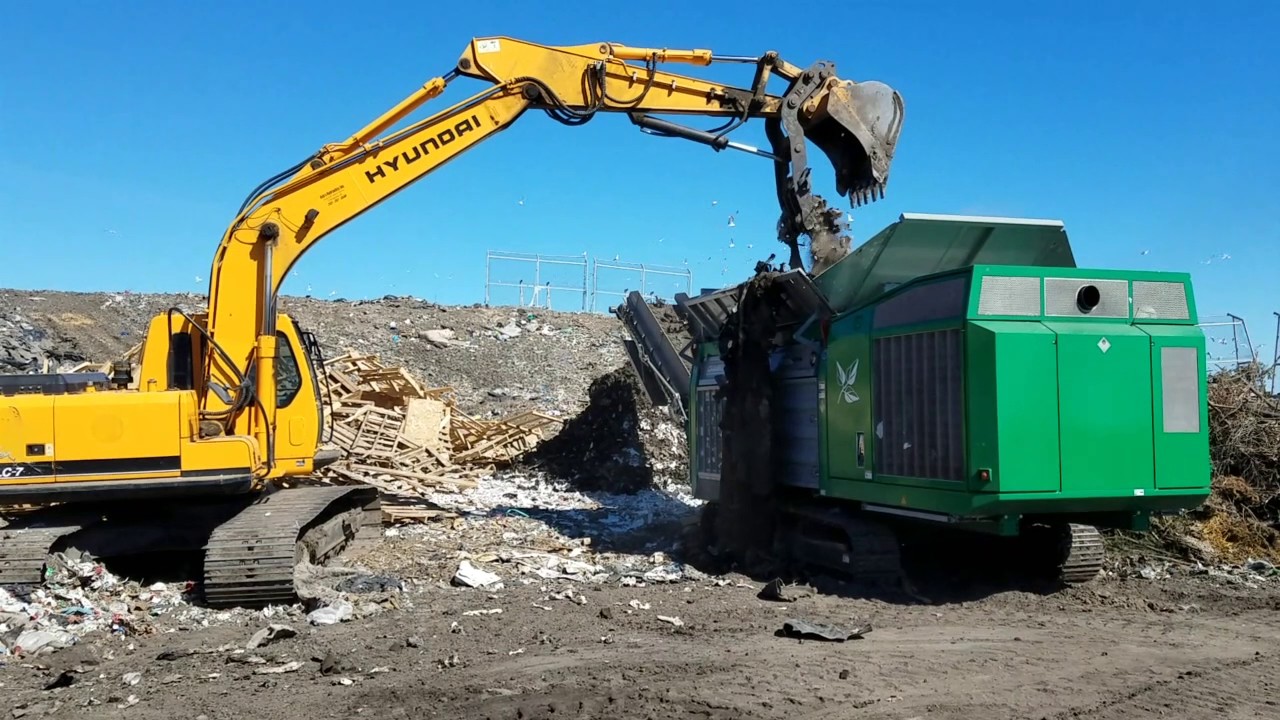 Komptech Crambo 6000 Shredder - YouTube