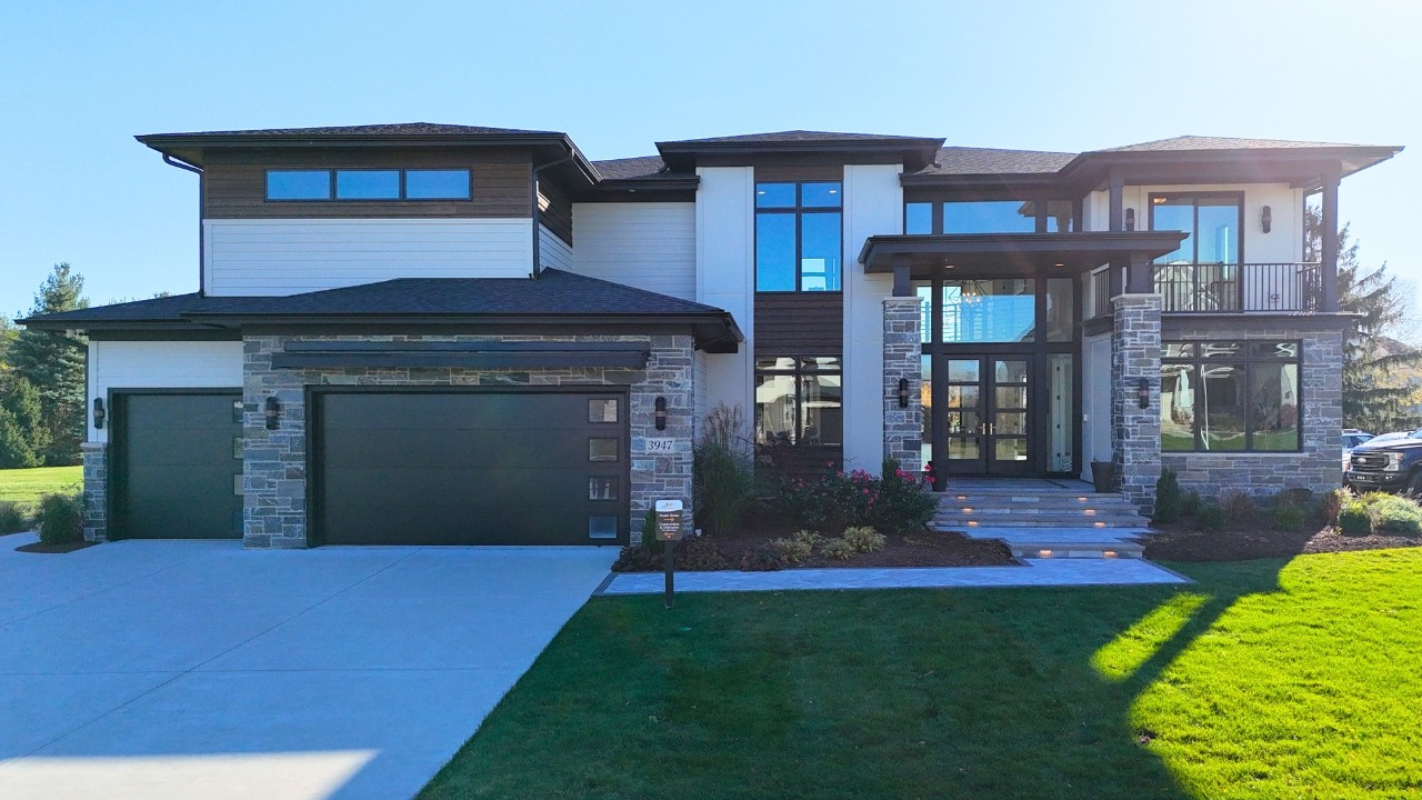 TOUR INSIDE A SPACIOUS LUXURY MODEL HOUSE W/ MODERN INTERIOR NEAR ...