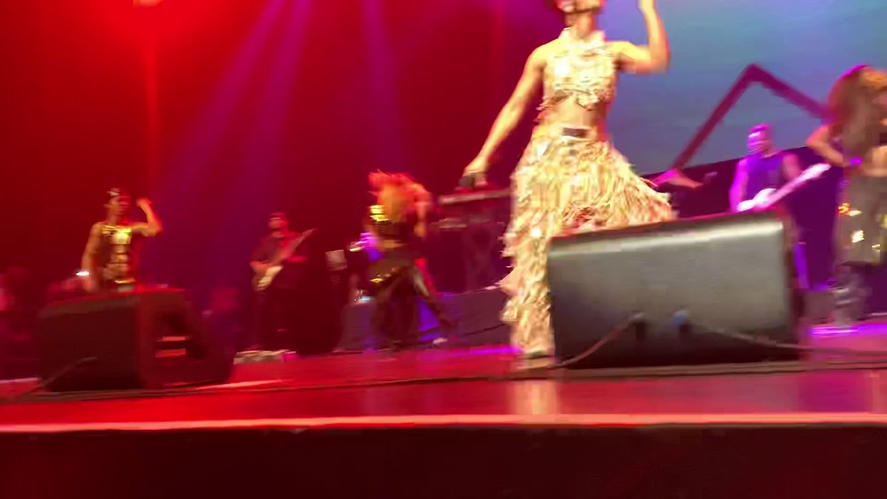 TLC RNB Rewind 1-19 Microsoft Theatre VIP Los Angeles Ca video 4 - YouTube