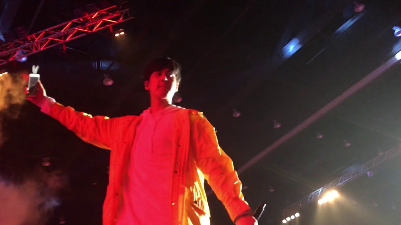 411 FANDOM PARTY IN BANGKOK - iKON DUMB & DUMBER - YouTube