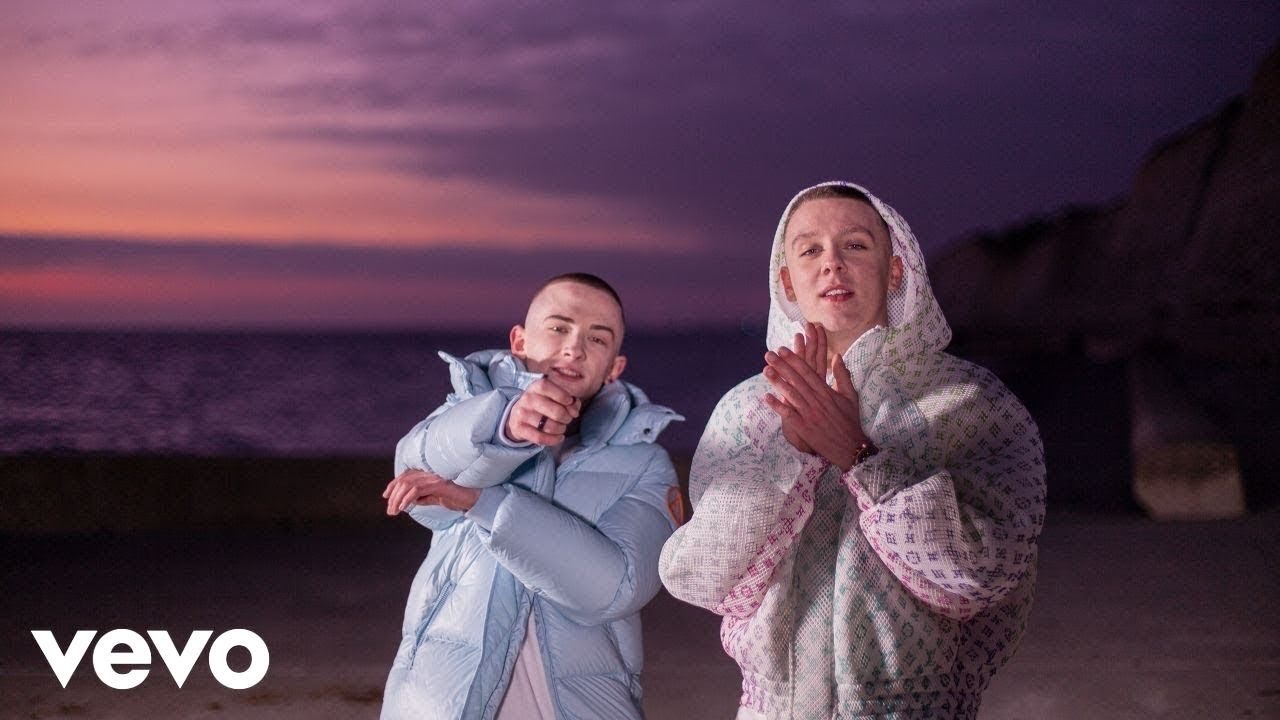 WAR-----Arrdee X Aitch____ Attack on Titans____edit - YouTube