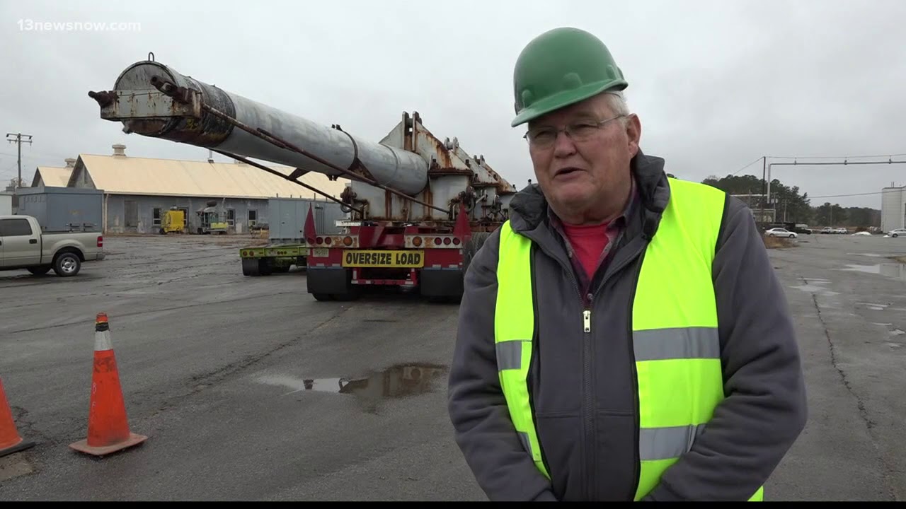 Historic battleship's giant gun barrels moving to new homes - YouTube