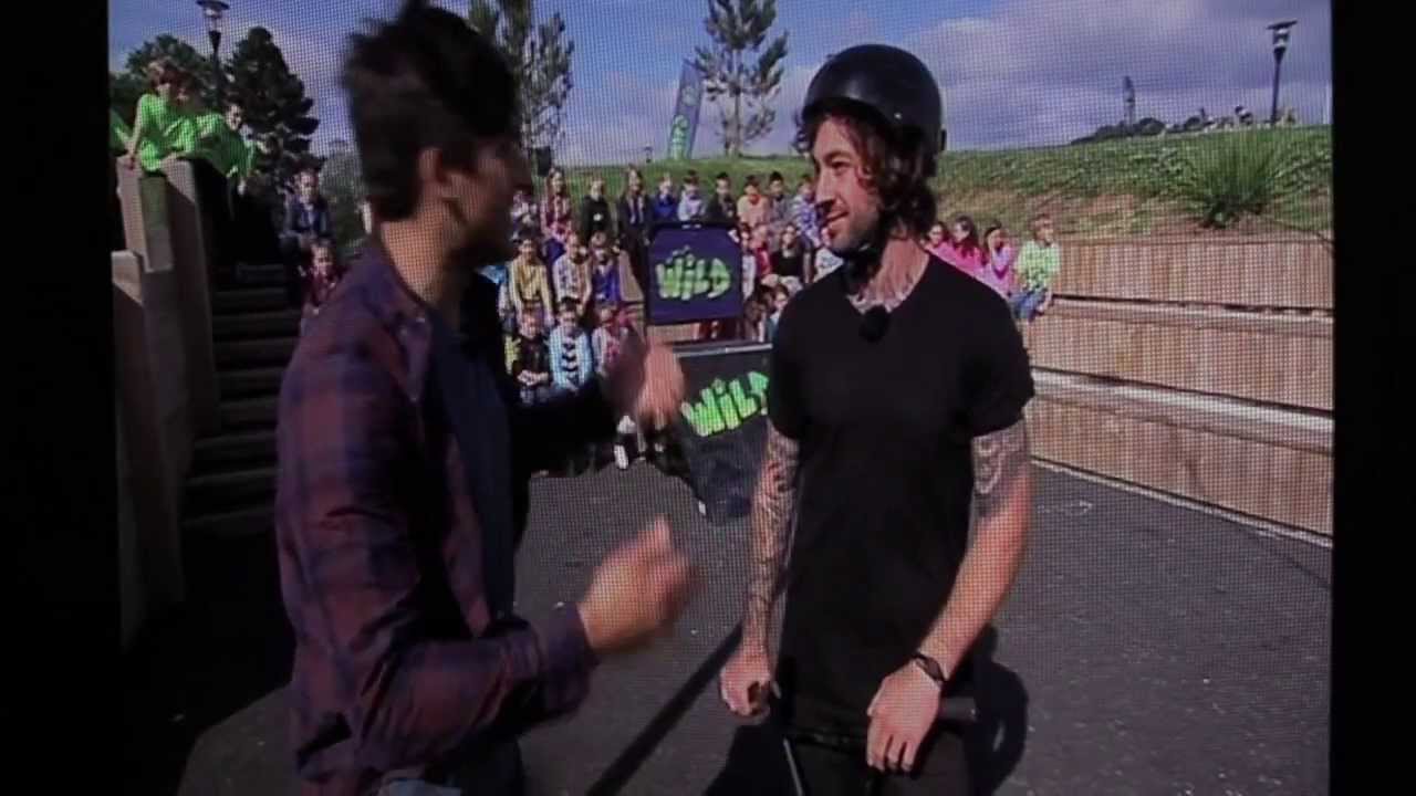 Lee Musselwhite - live on CBBC's 'Wild' show - YouTube