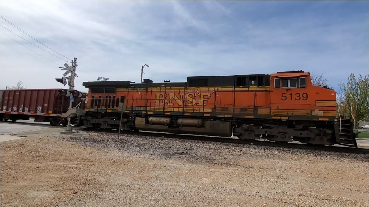 BNSF train close up - YouTube