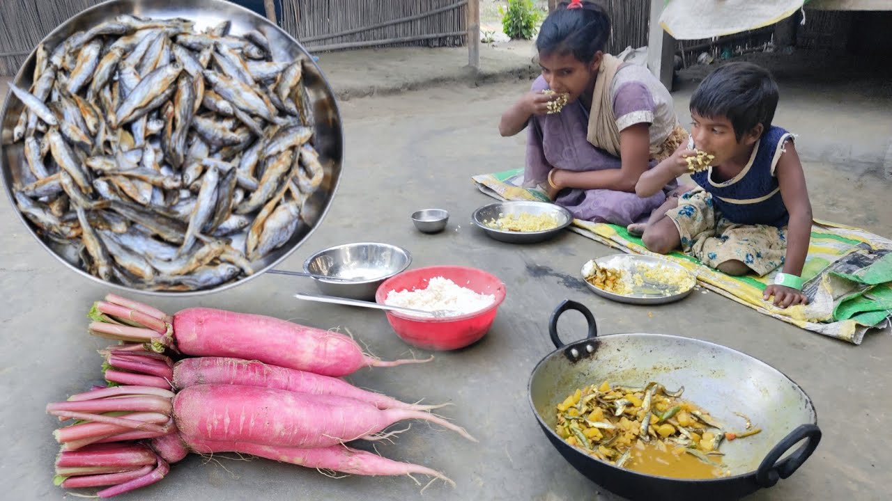 SANTALI TRIBE GIRL COOKING MOOLI KI SABJI WITH SMALL FISH RECIPE IN ...