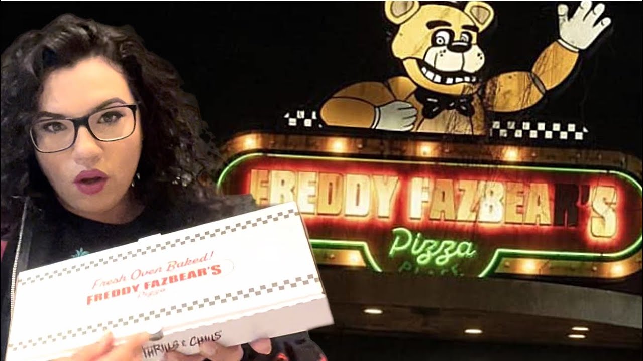 Eating Freddy Fazbear Pizza From Five Nights at Freddy’s! - YouTube