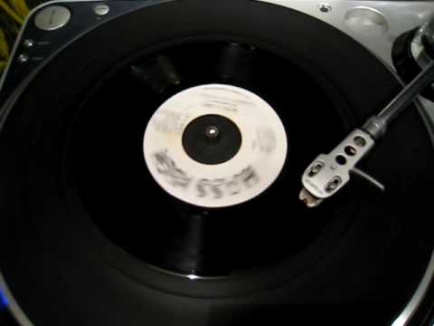 Robert Lee & Tullo T - Rent A Girl - Reggae - YouTube
