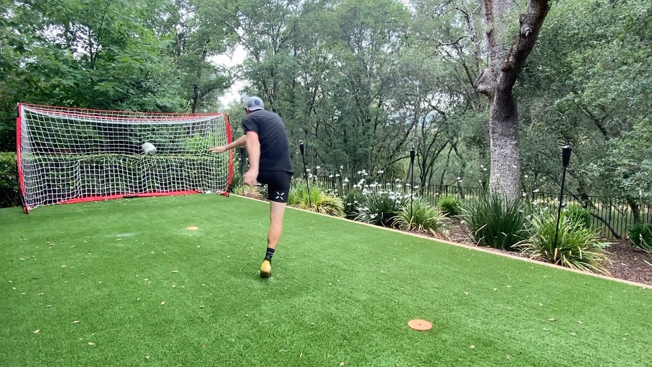 How to get a clean strike and generate power in your shot! - YouTube