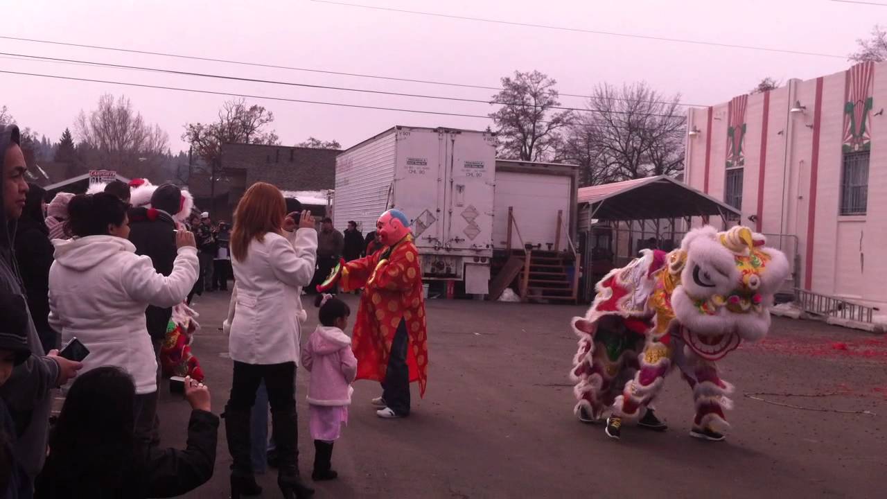 Spokane Lion Dance Asian Market - YouTube