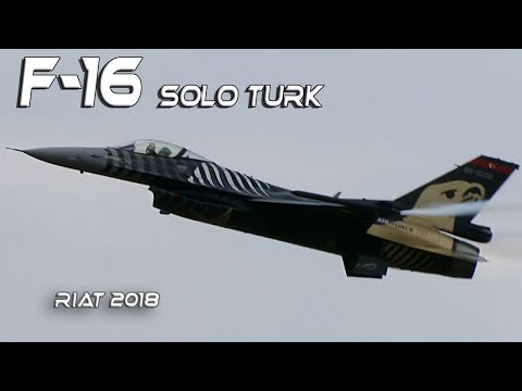 4Kᵁᴴᴰ F16 RIAT 2018 4K UHD F-16 Solo Turk  Wow What a display!!!