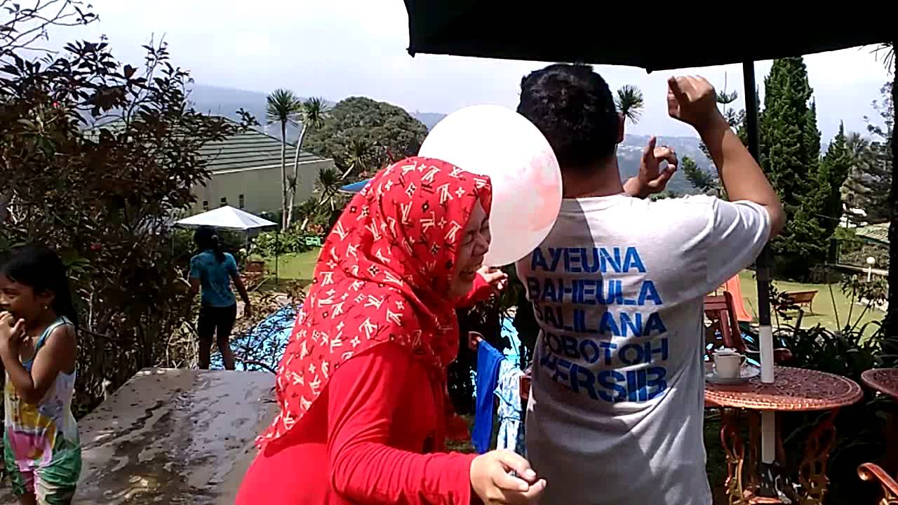 Lomba joget balon couple #2 - YouTube