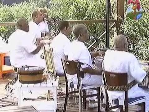 A Fazenda: Simone Sampaio chora por não participar de atividade surpresa