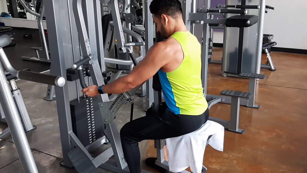 Remo en Máquina con Agarre supino abierto - YouTube