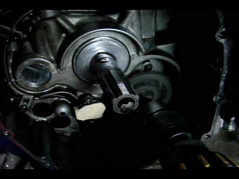 Priming oil system on hayabusa using oil pump tool - YouTube