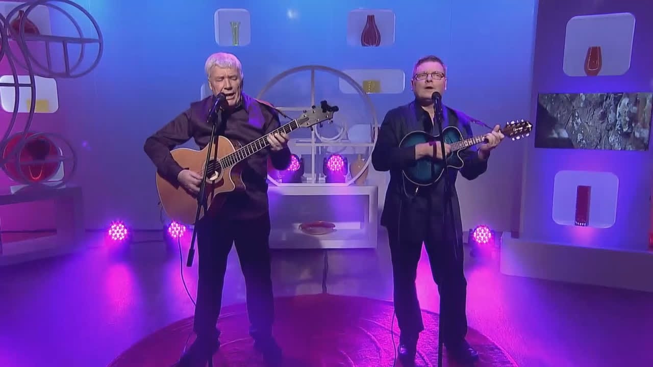 Dylan a Neil - Pont y Cim - YouTube