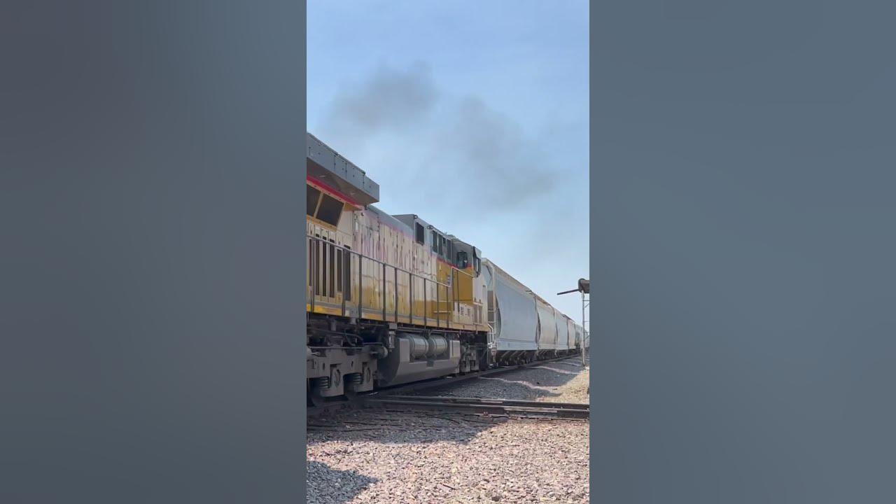 UP 8493 SD70ACe leads UP MSPAS through Hoxie Interlocking. With UP 1996 “Southern Pacific” As ...