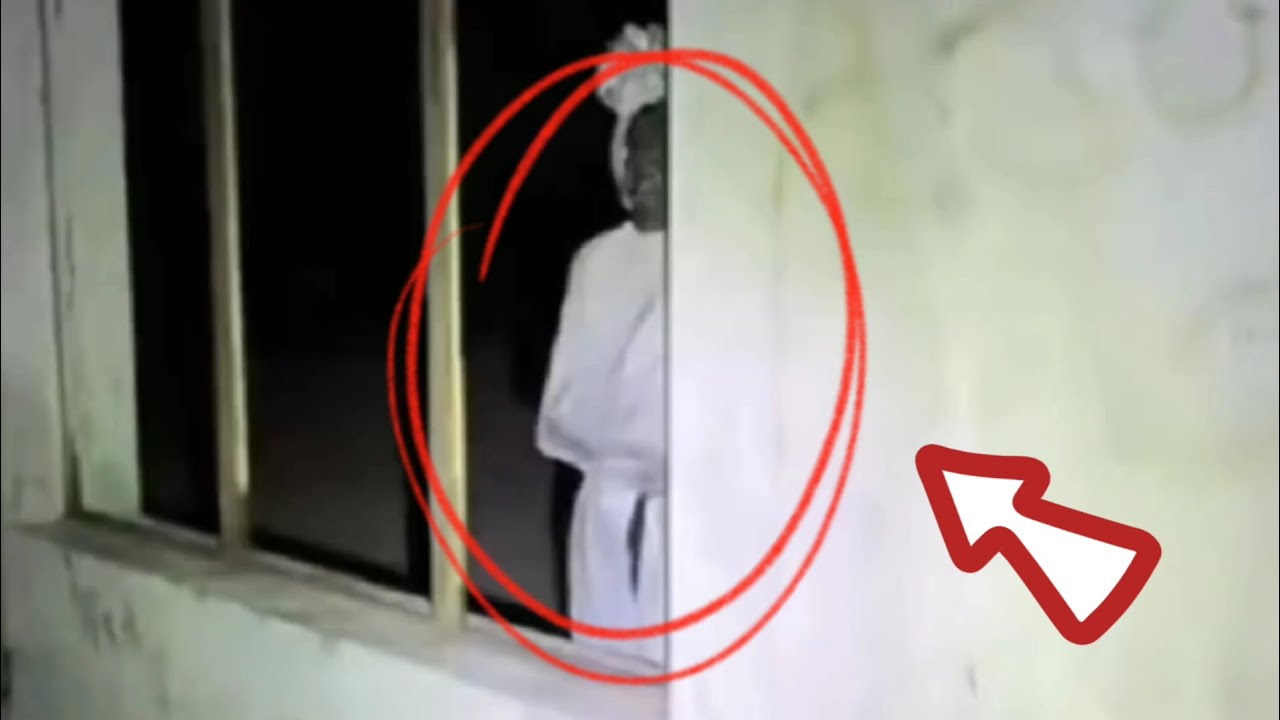 The camera caught the appearance of a spooky-faced Pocong ghost in a ...