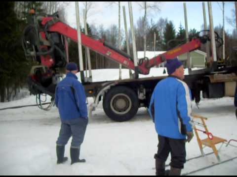 Linja-auto ojassa - YouTube