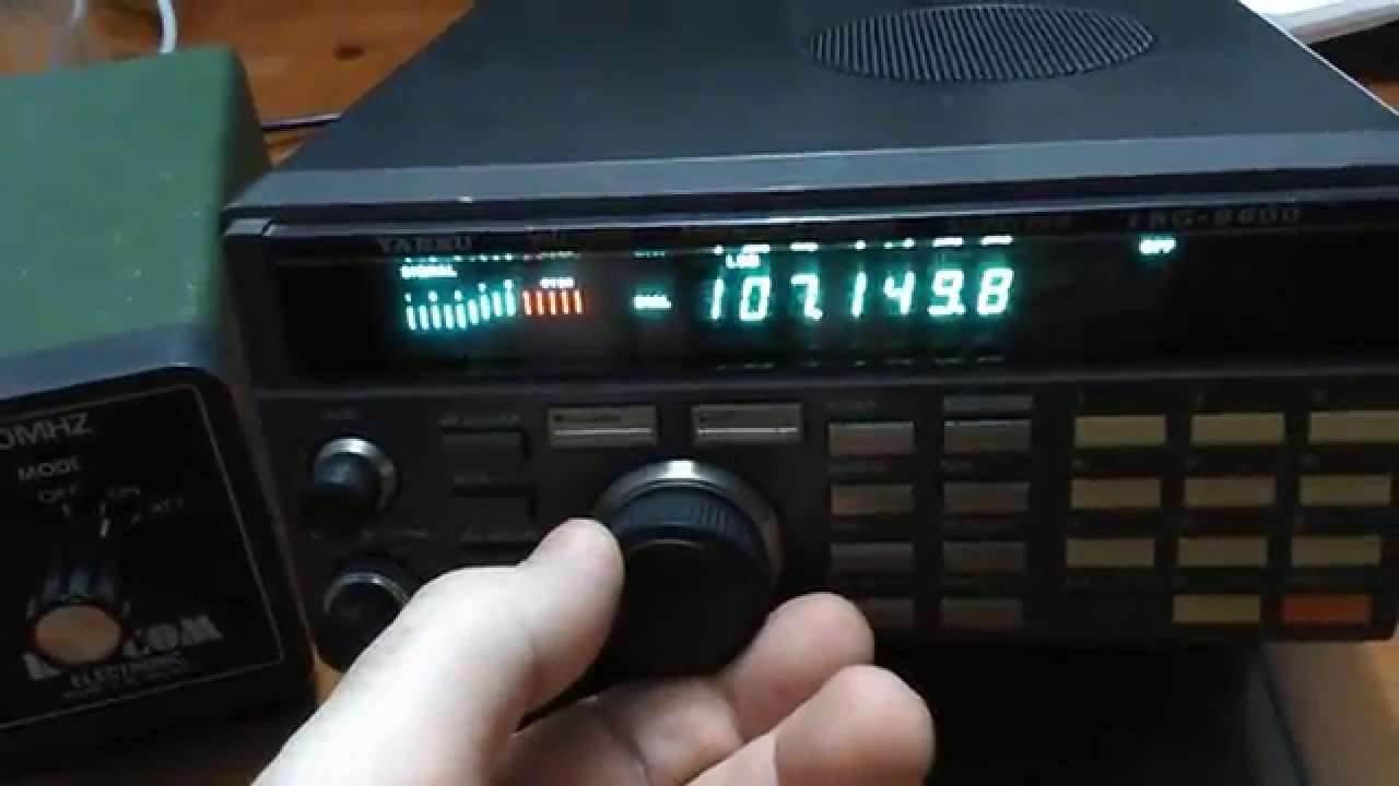 Yaesu FRG 9600 con Conversor de HF Banda Lateral - YouTube