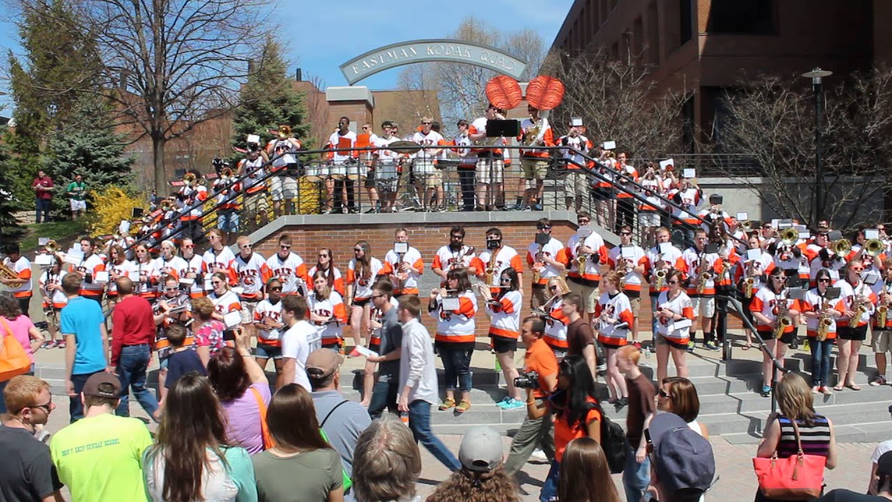 RIT Pep Band - Imagine RIT 2015 - 99 Red Balloons - YouTube