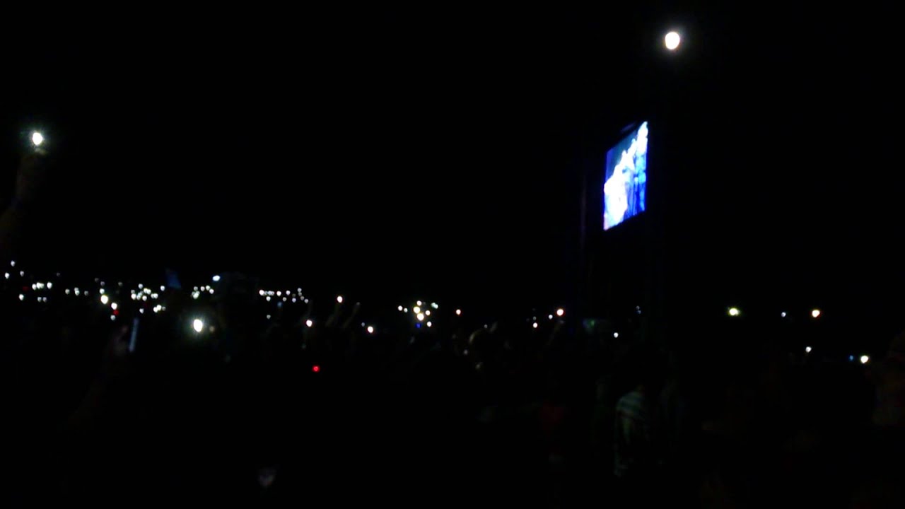 Billy Joel concert flashlights - YouTube