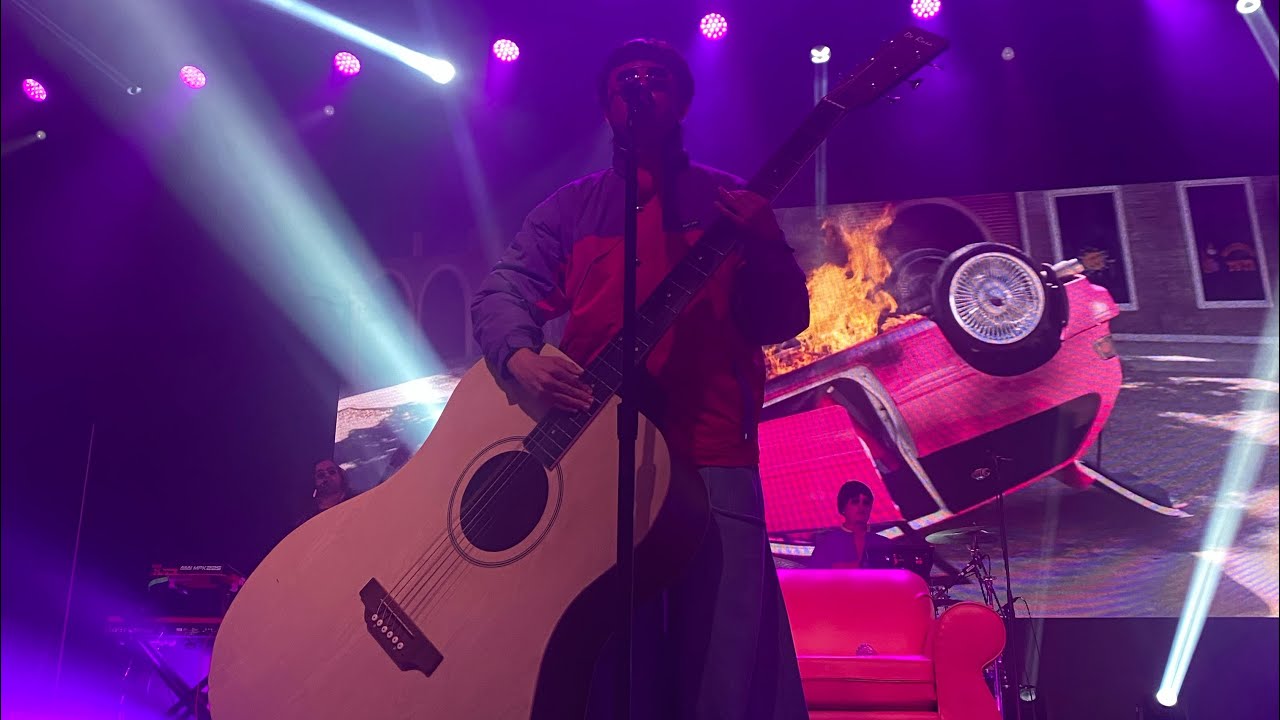 Oliver tree hurt in Toronto!!! - YouTube