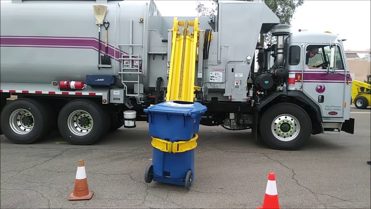 THETRASH153 and legodude24652 Operating a Phoenix Amrep - YouTube