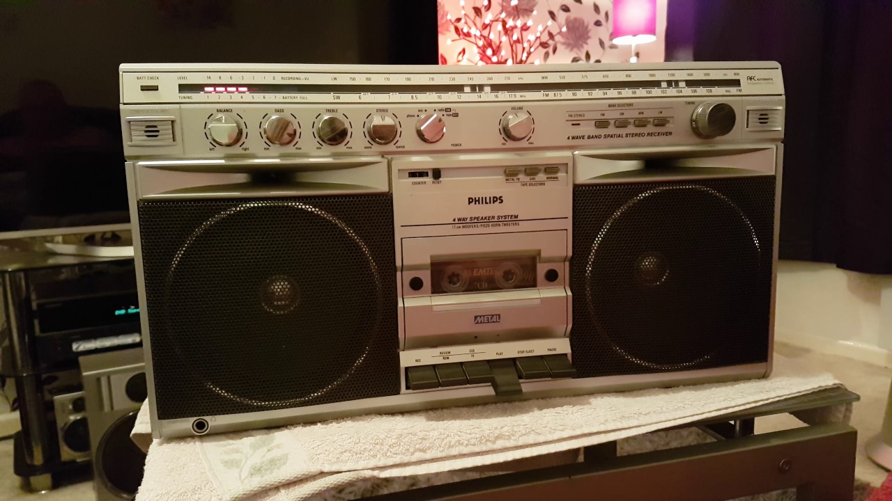 Philips D8514 Stereo Radio Cassette - January 2016 (Six Blade Knife ...