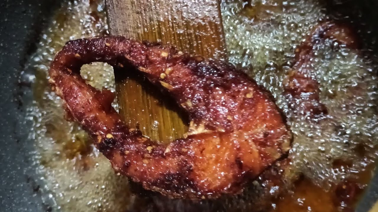 ডুব তেলে দূর্দান্ত স্বাদের রুই মাছ ভাজা_Deep Fish Fry of Ruhi Fish ...