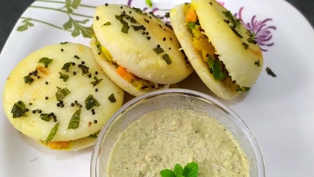 Idli Burger Recipe | Stuffed Rava Idli Sandwich | इडली बर्गर - टिफिन व ...
