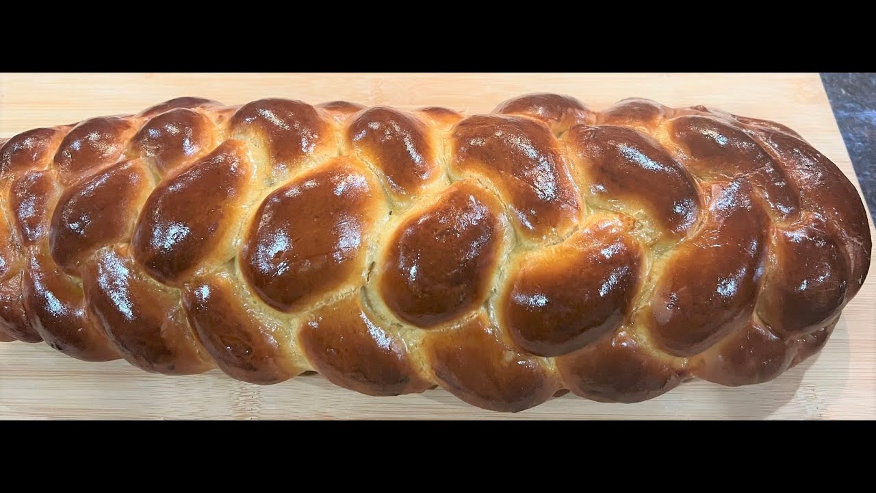 Chalka drozdzowa domowym sposobem, pleciona z 6ciu walkow. Piekny ...